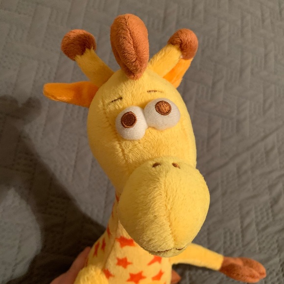 Toys R Us | Toys | Toys R Us Geoffrey Giraffe Plush | Poshmark